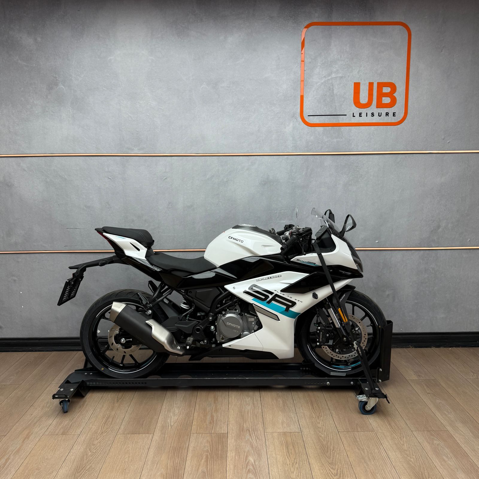 2025 CFMOTO 300 SR | UB Leisure | UB Leisure